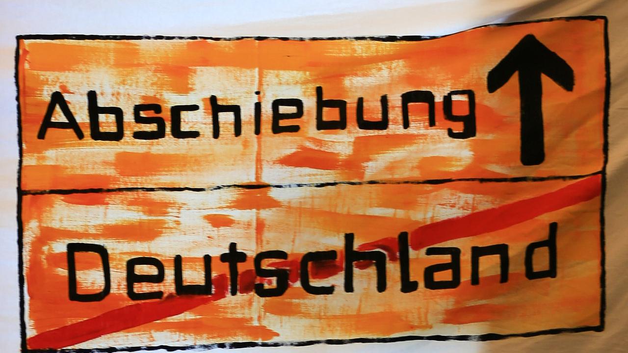 Abschiebungen: Theorie und Praxis - ZDFheute