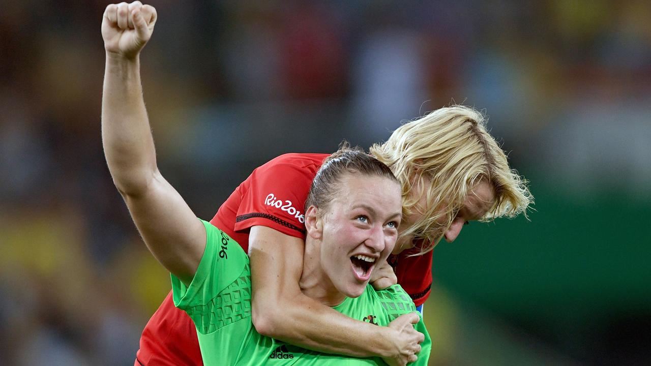 Almuth Schult: Große Torhüterin und eifrige Titelsammlerin - ZDFheute