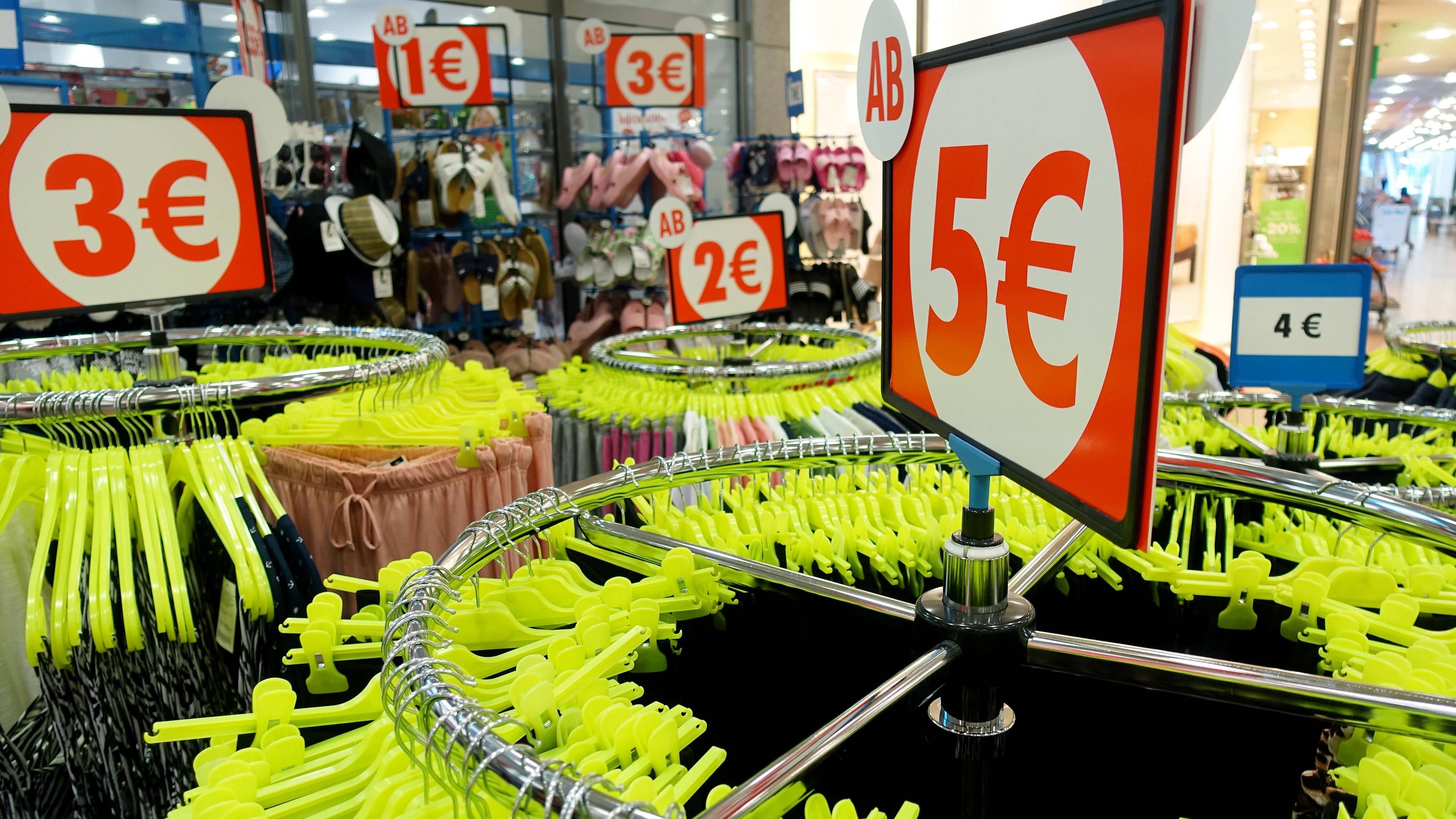 Textilproduktion verlagert: Aus für "Made in Bangladesh?" - ZDFheute