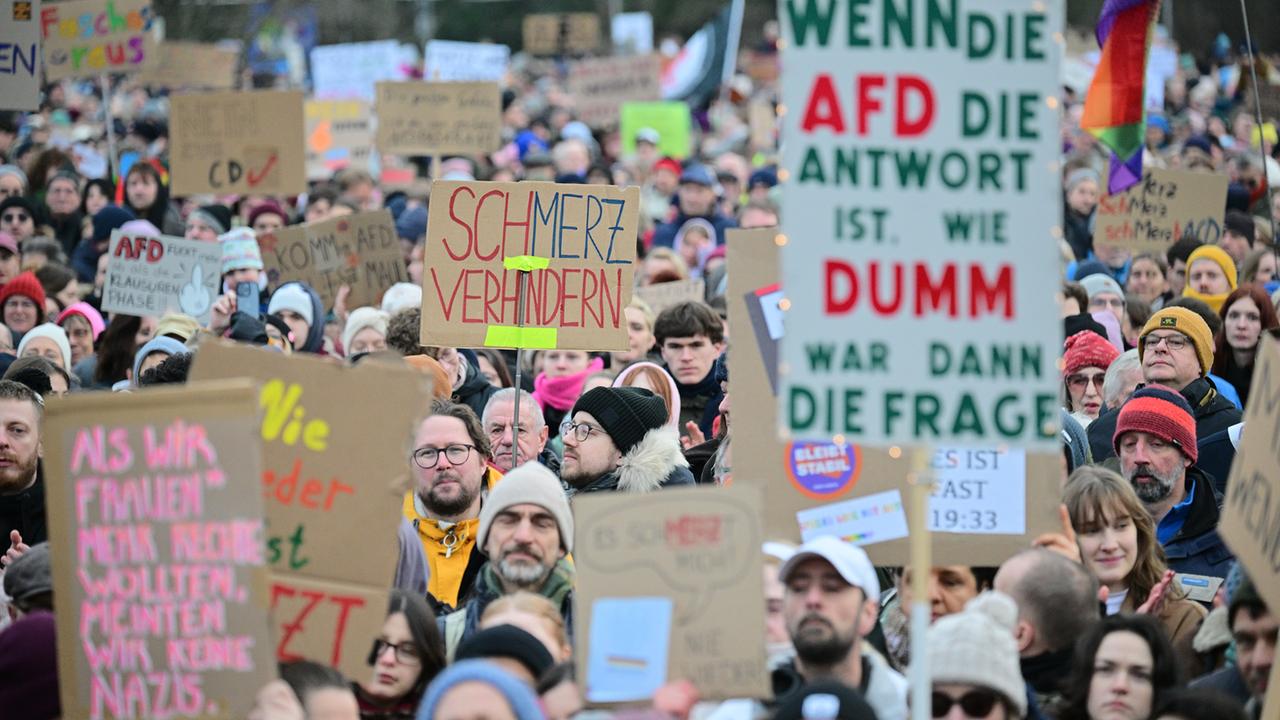 Experte über Proteste: "Die Leute sind jetzt noch besorgter" - ZDFheute