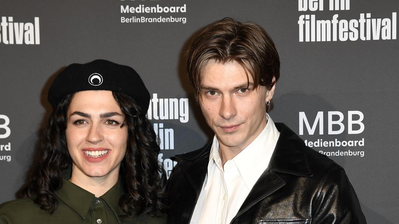 Schauspieler Gustav Schmidt in "Crystal Wall" - ZDFheute