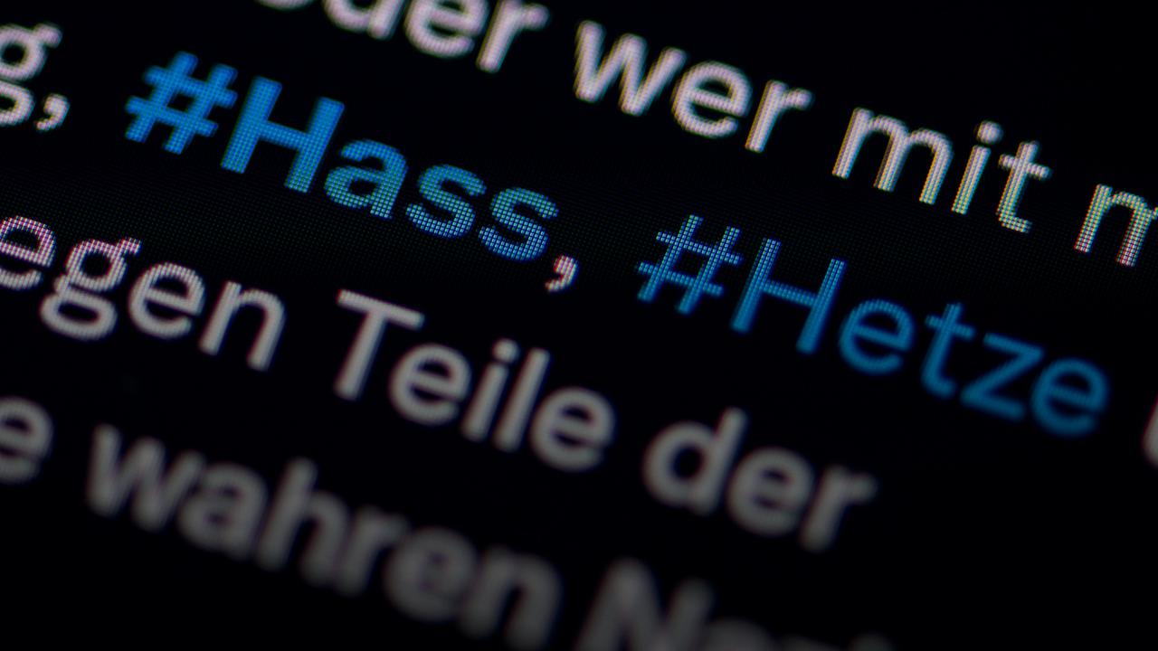 Neue Regeln gegen Hass im Netz - ZDFheute