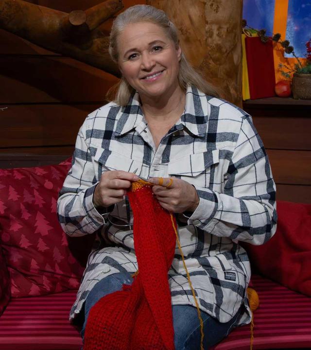 345. Singa strickt einen Schal