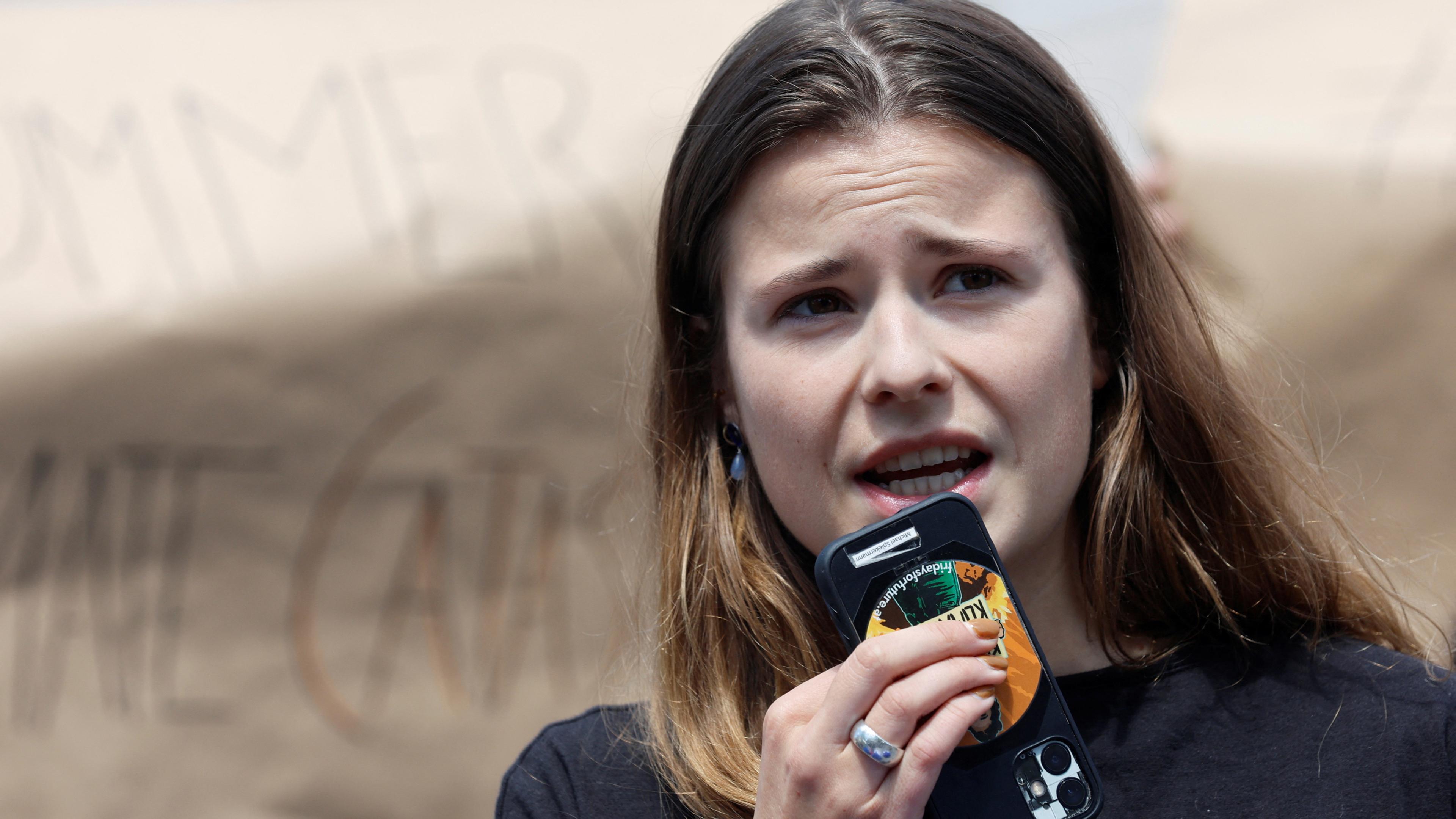 "Letzte Generation": Aktivistin und Polizistin - geht das? - ZDFheute