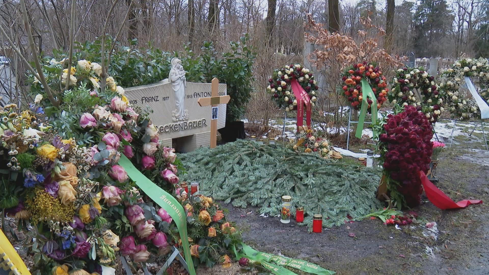 Trauerfeier für Franz Beckenbauer: Hoeneß kritisiert AfD - ZDFheute