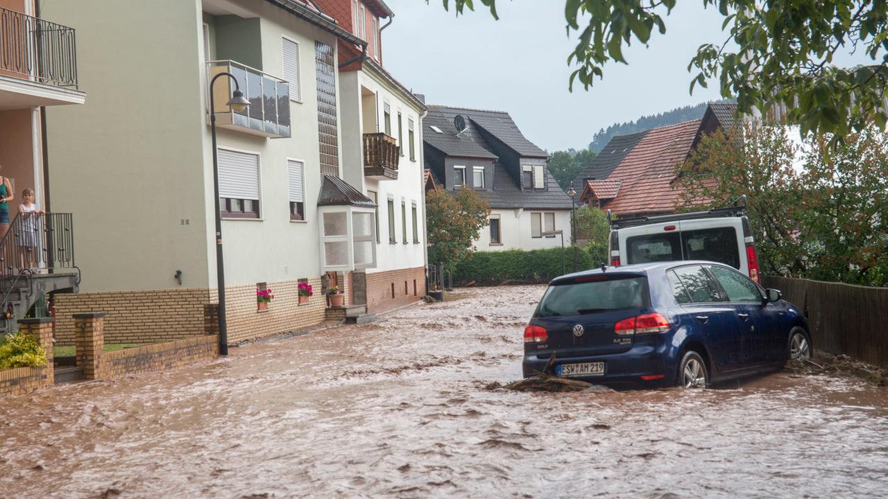 Heftige Gewitter in Teilen Deutschlands - ZDFheute