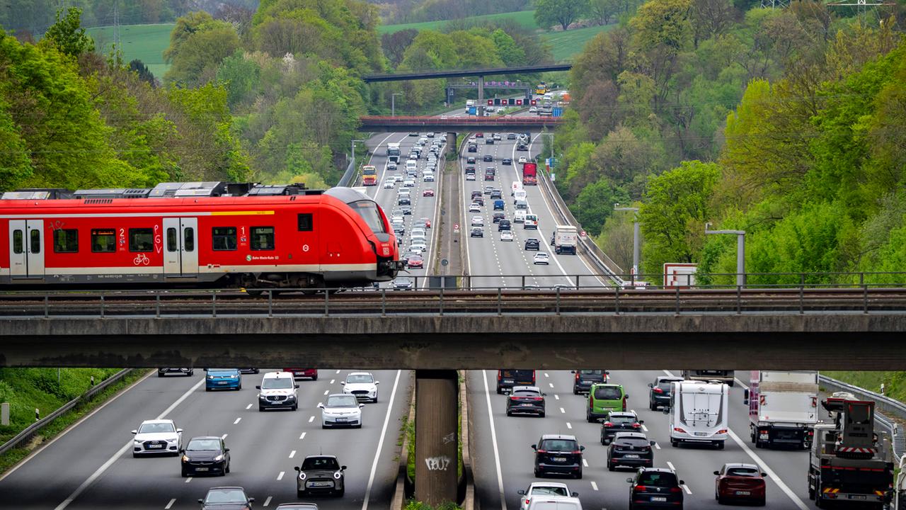 Expertenrat mahnt: Verkehr hinkt beim Klimaschutz hinterher - ZDFheute