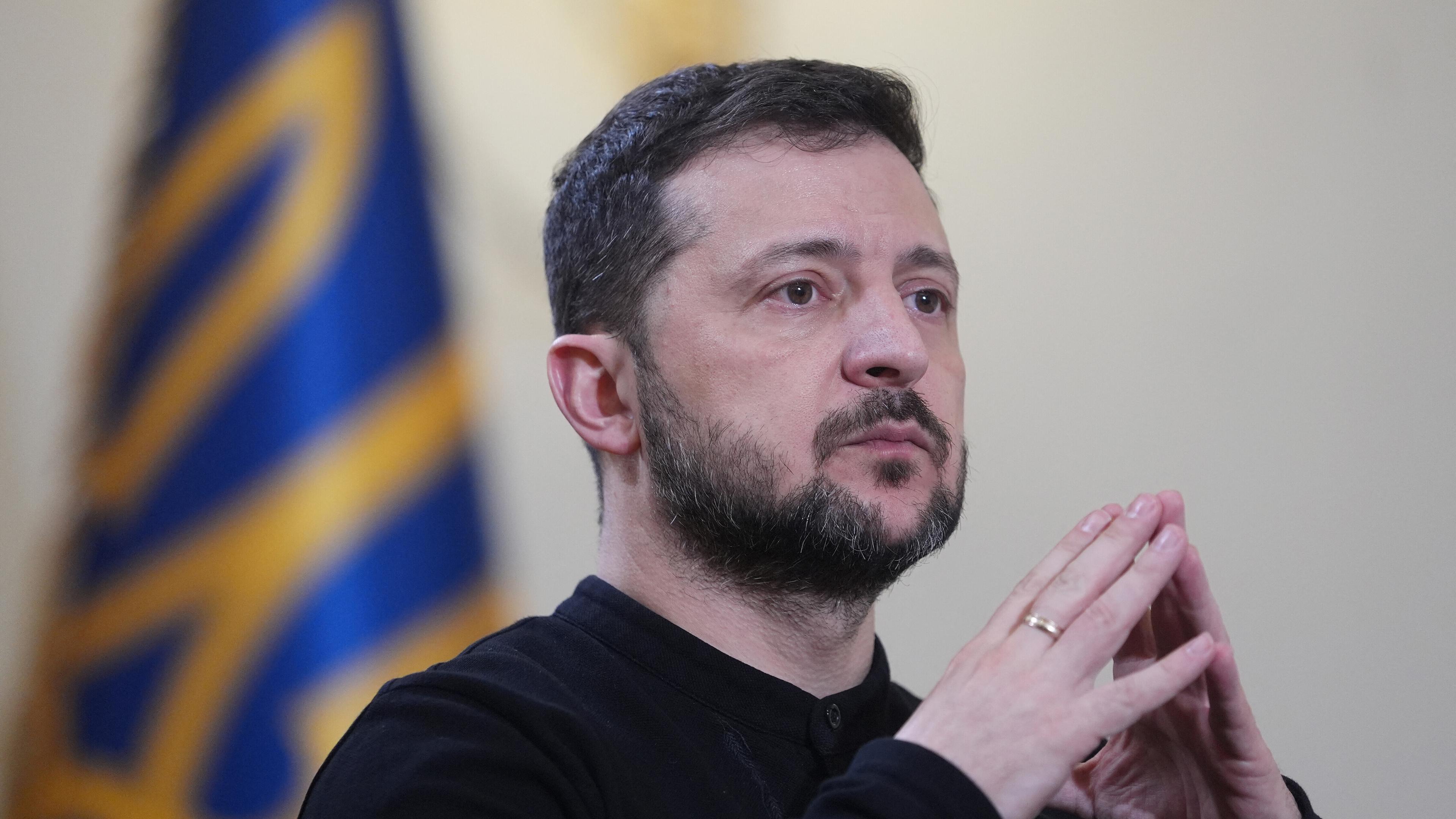 Selenskyj bietet Rücktritt im Tausch gegen Nato-Beitritt - ZDFheute